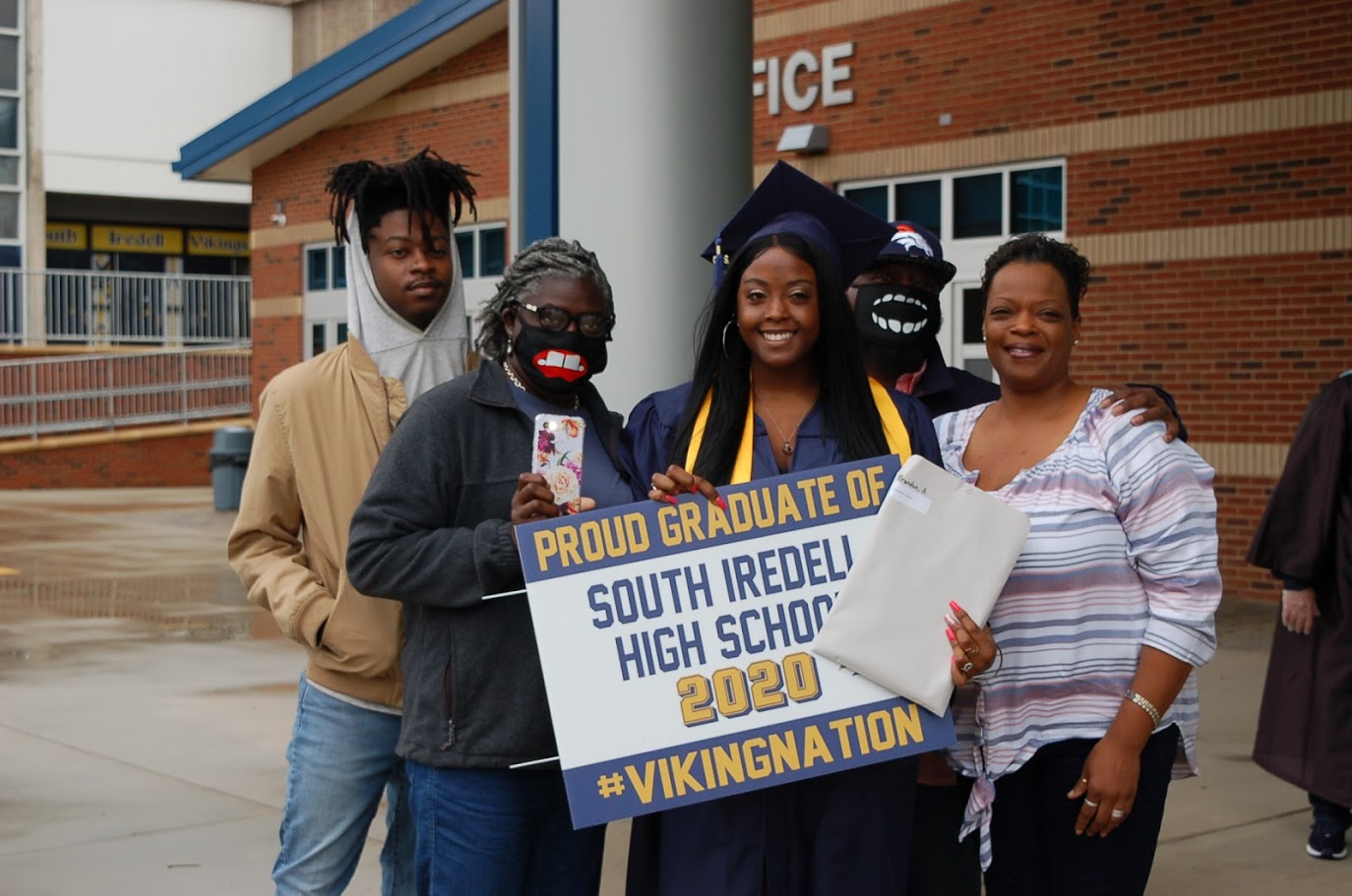 South Iredell High celebrates seniors with drive-thru recognition ...