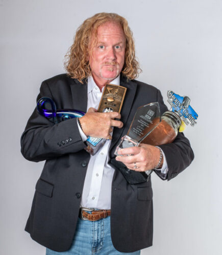 Mooresville resident honored with third Male Country Artist of the Year Award | Iredell Free News