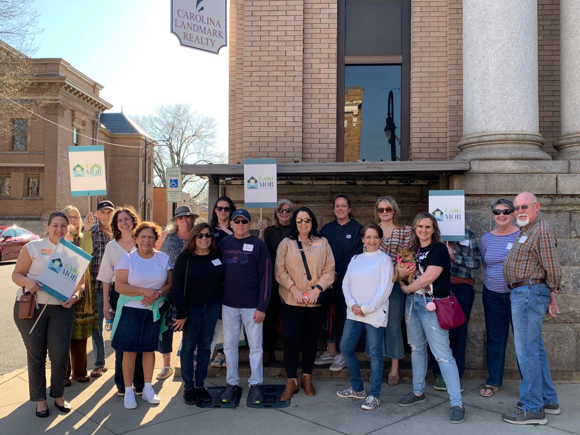 DSDC Cash Mob provides boost for Statesville businesses | Iredell Free News